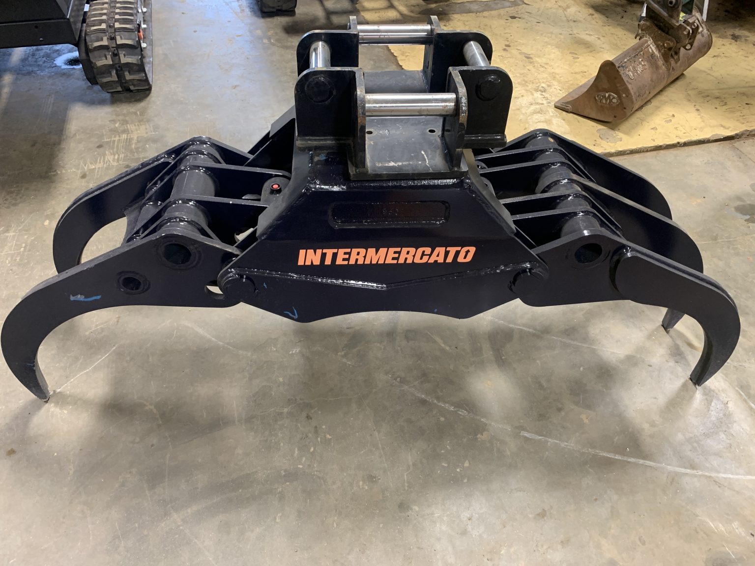Intermercato Tined Grapple | AA Plant Service